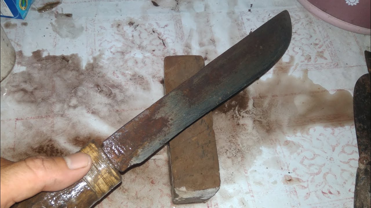 Dengan batu asah alam dan tekhnik mengasah pisau, parang atau golok ...