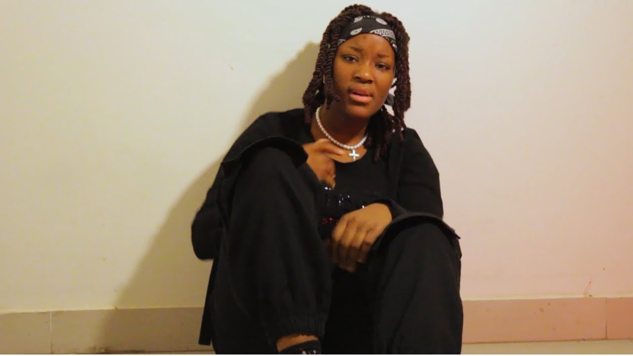 Mendy - Dragging Me Down (Official Music Video) - YouTube