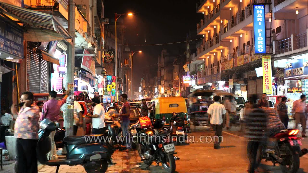 Busy streets of Paharganj in fast forward - YouTube