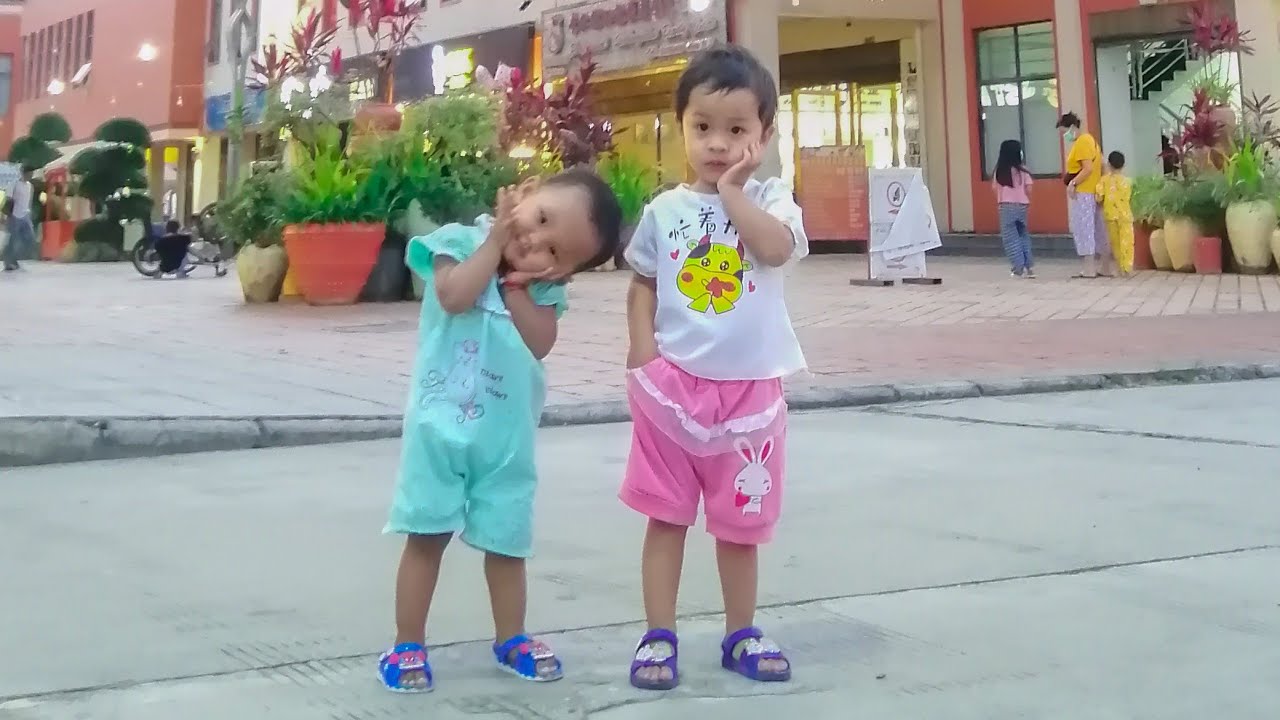 Happy Day to Our Daughters At mingalar Muse. သမီးလေး သွန်းလဝန်းစံ နှင့ ...