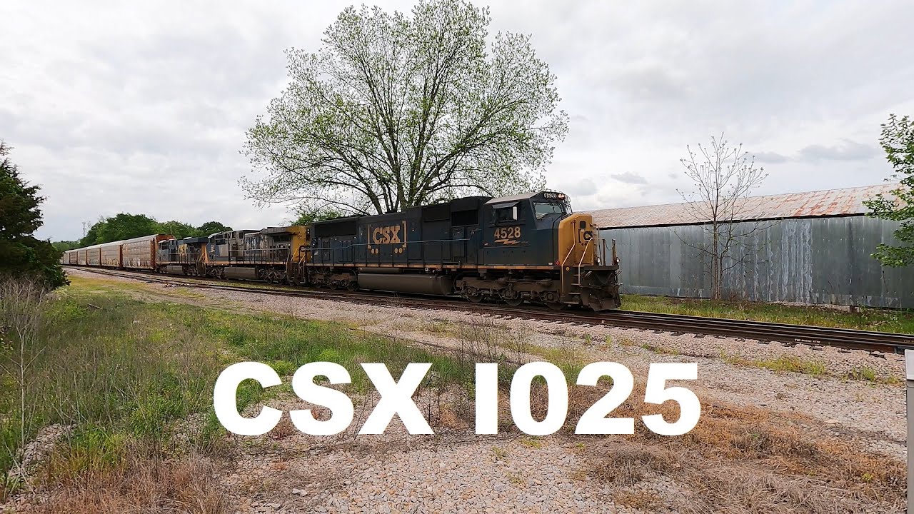 EMD Leading CSX I025 - Autoracks, Containers, Piggyback Trailers - 4528, 551, 5385 - YouTube