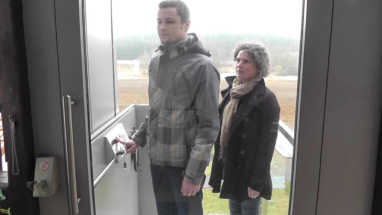 servelift V40 - Homelift mit offenem Fahrkorb für Balkonzugang - YouTube
