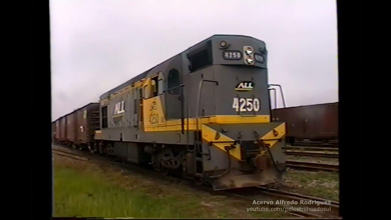 [Série Historica] Locomotiva EMD G12 4250 manobrando no Pátio de Rio Grande-RS em 2001 - YouTube