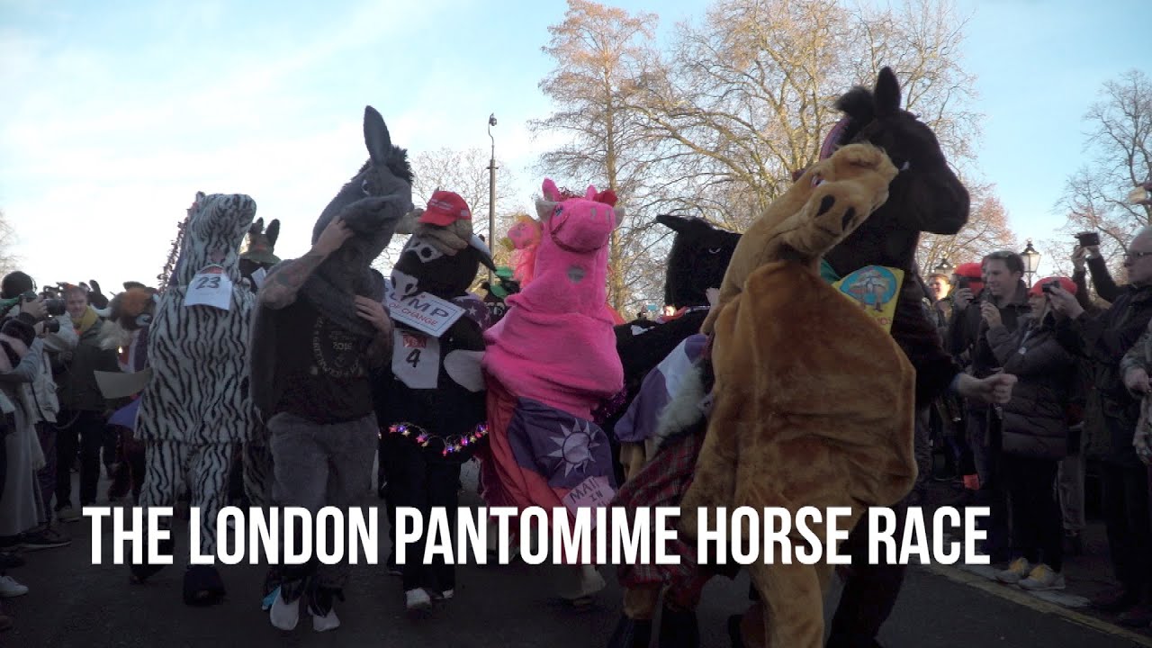 London's Pantomime Horse Race - YouTube