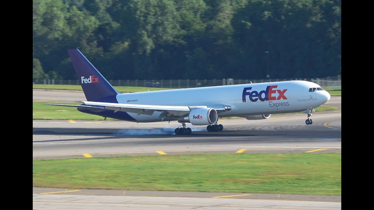 FedEx 767-300 landing, MSP - YouTube