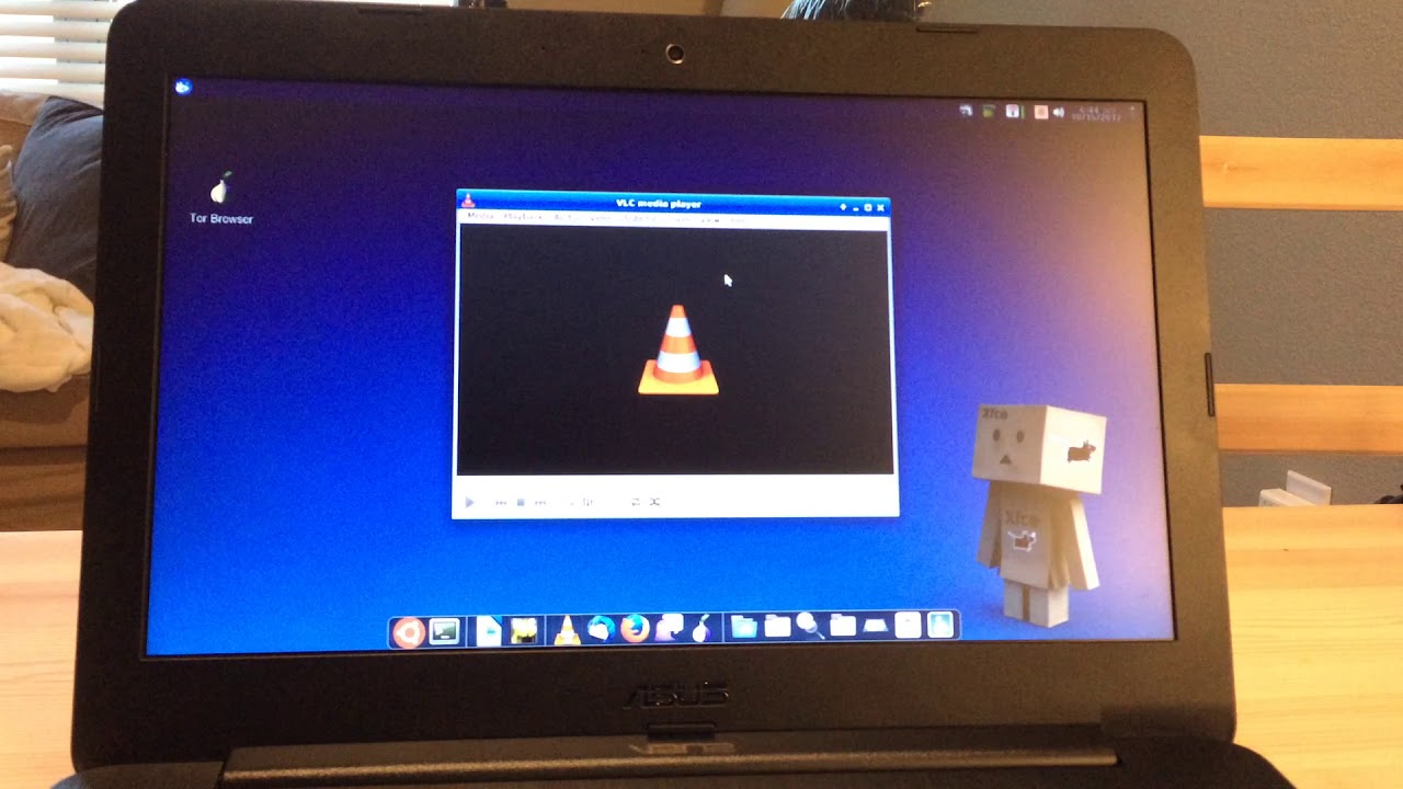ASUS C300 Chromebook with Dual Boot to Linux OS - YouTube