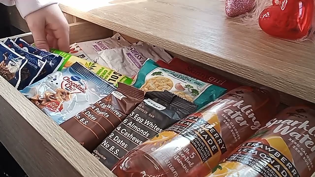 organizing my snack drawer - YouTube