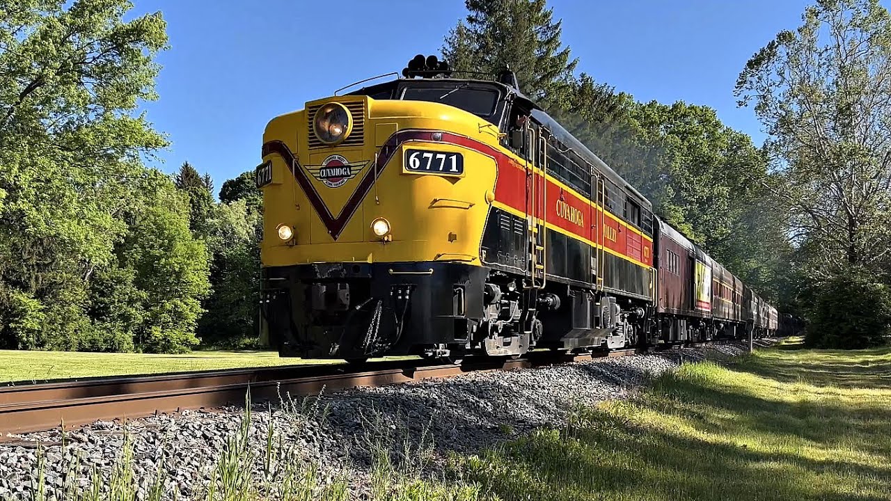 CVSR train 11 & 12. - YouTube