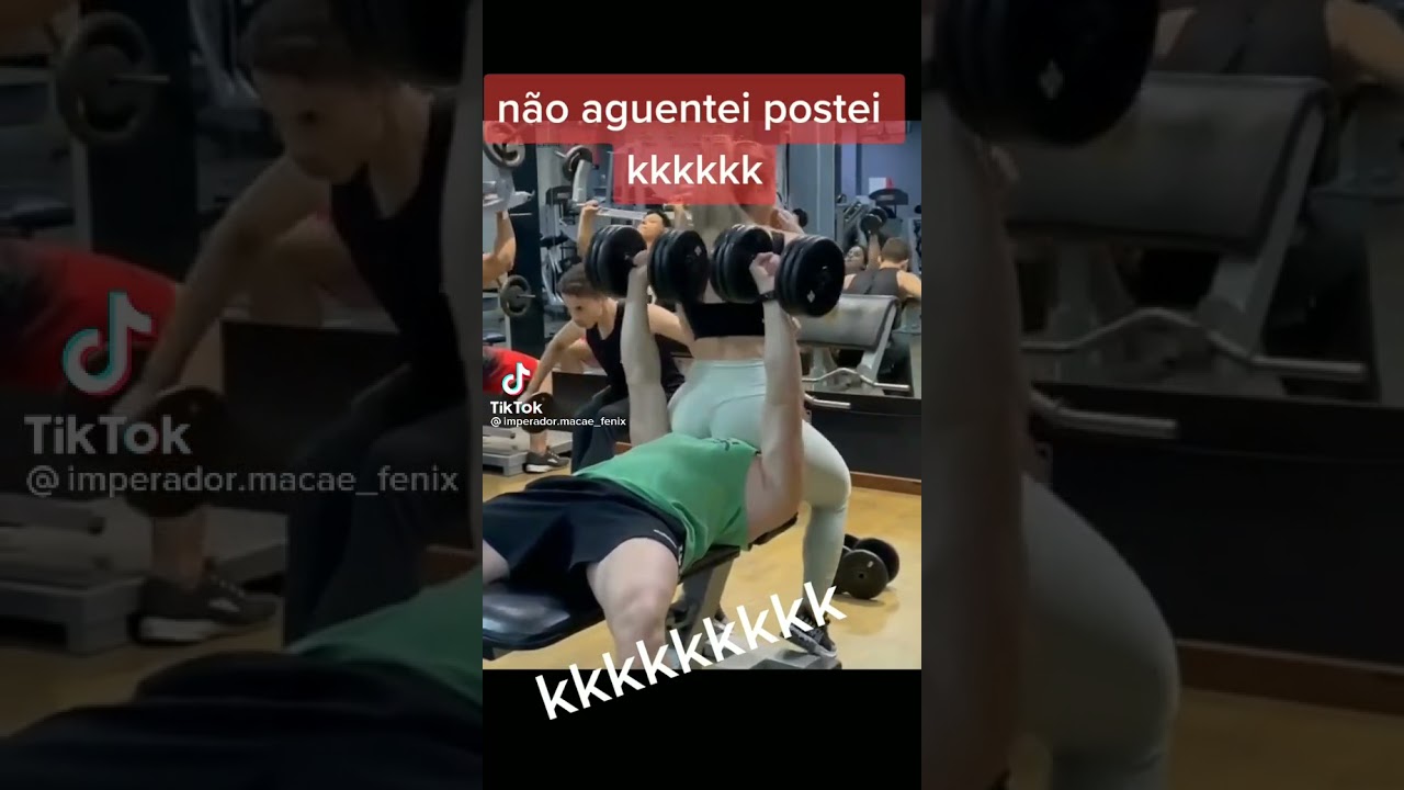 sentando na cara por engano - YouTube