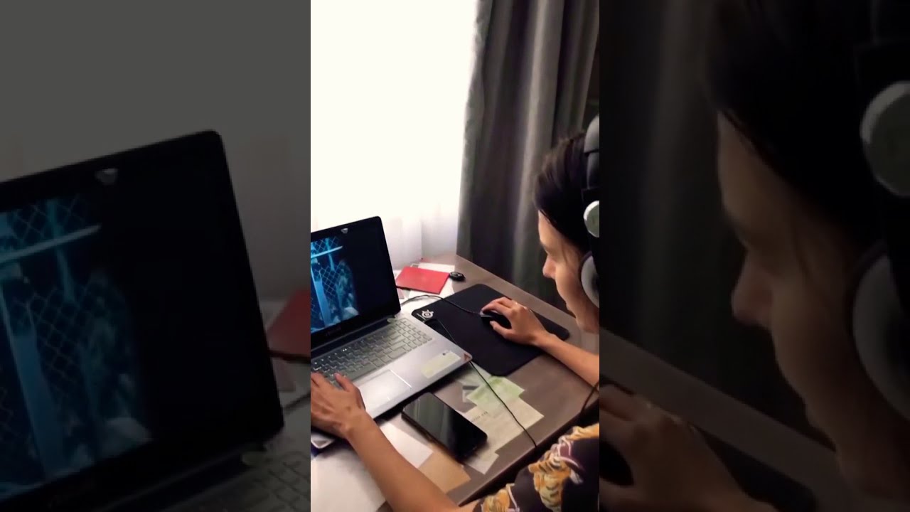 Jill Valentine face model Sasha Zotova Playing Her Own Resident Evil 3 ...