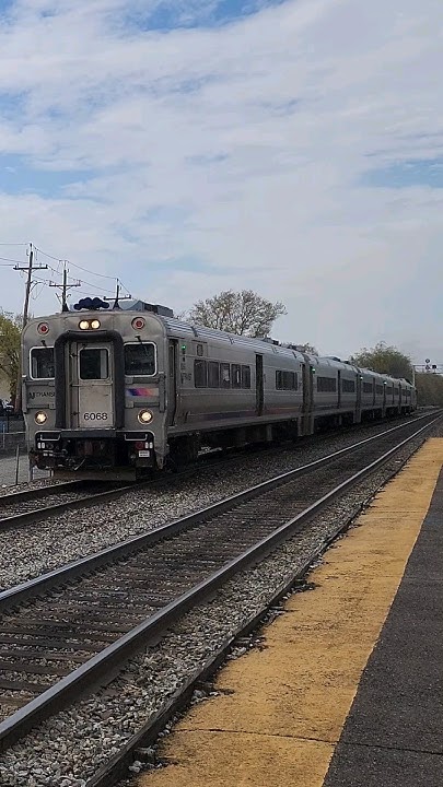 NJT Comet V Cab Car #6068 Restricted K5LA Horn (Crossing Sequence) #shorts #fyp - YouTube