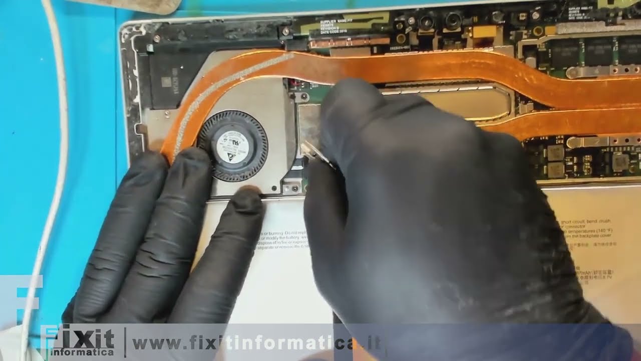 Come aprire un Microsoft Surface Pro 4 senza rompere il vetro e ...