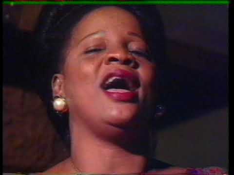 AMY KOITA - Tche