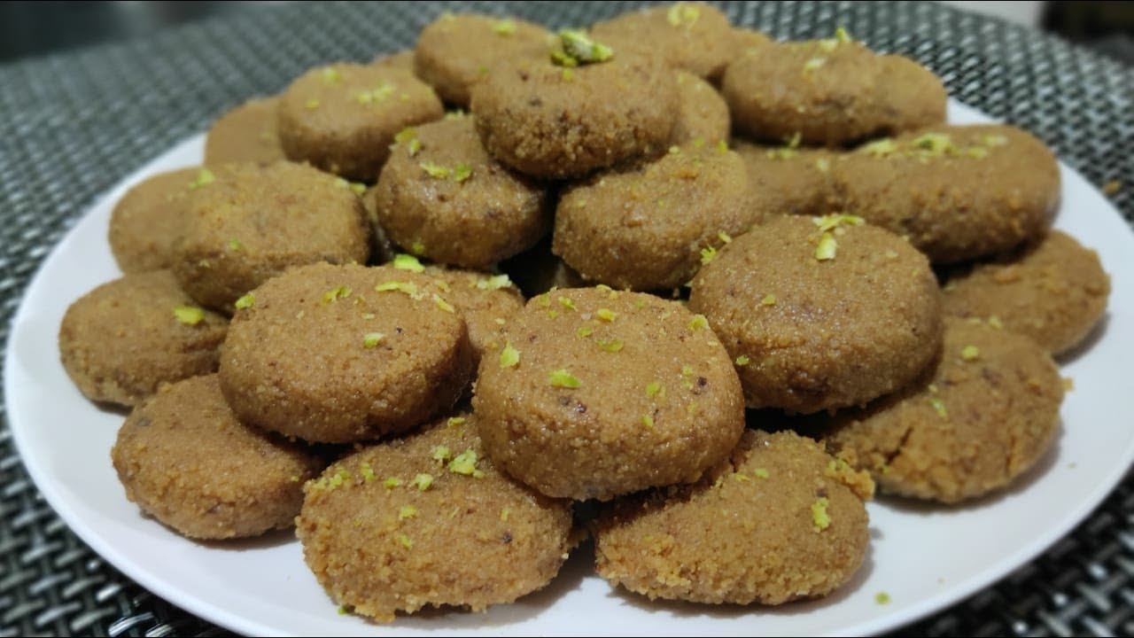 गुढीपाडवा स्पेशल कंदी पेढे | Kandi Pedhe | Recipe in Marathi . - YouTube