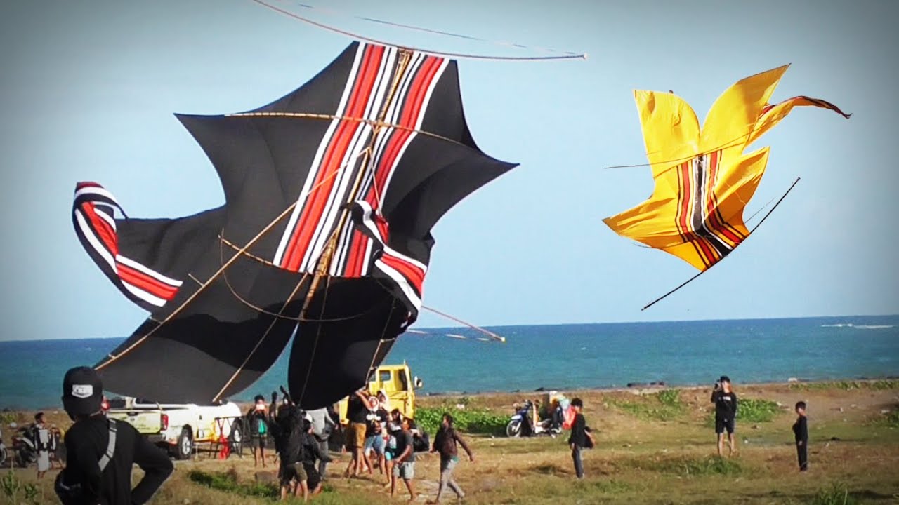 DITERJANG ANGIN SUPER STRONG, LAYANGAN INI CUMAN BERTAHAN 15 DETIK ...