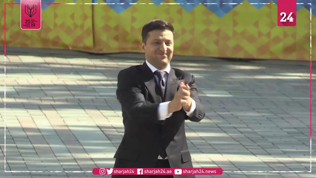 Ukraine's Zelensky arrives to parliament for inauguration - YouTube