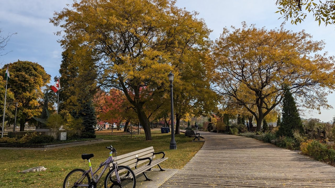 Lakeshore Toronto walk 4K - YouTube