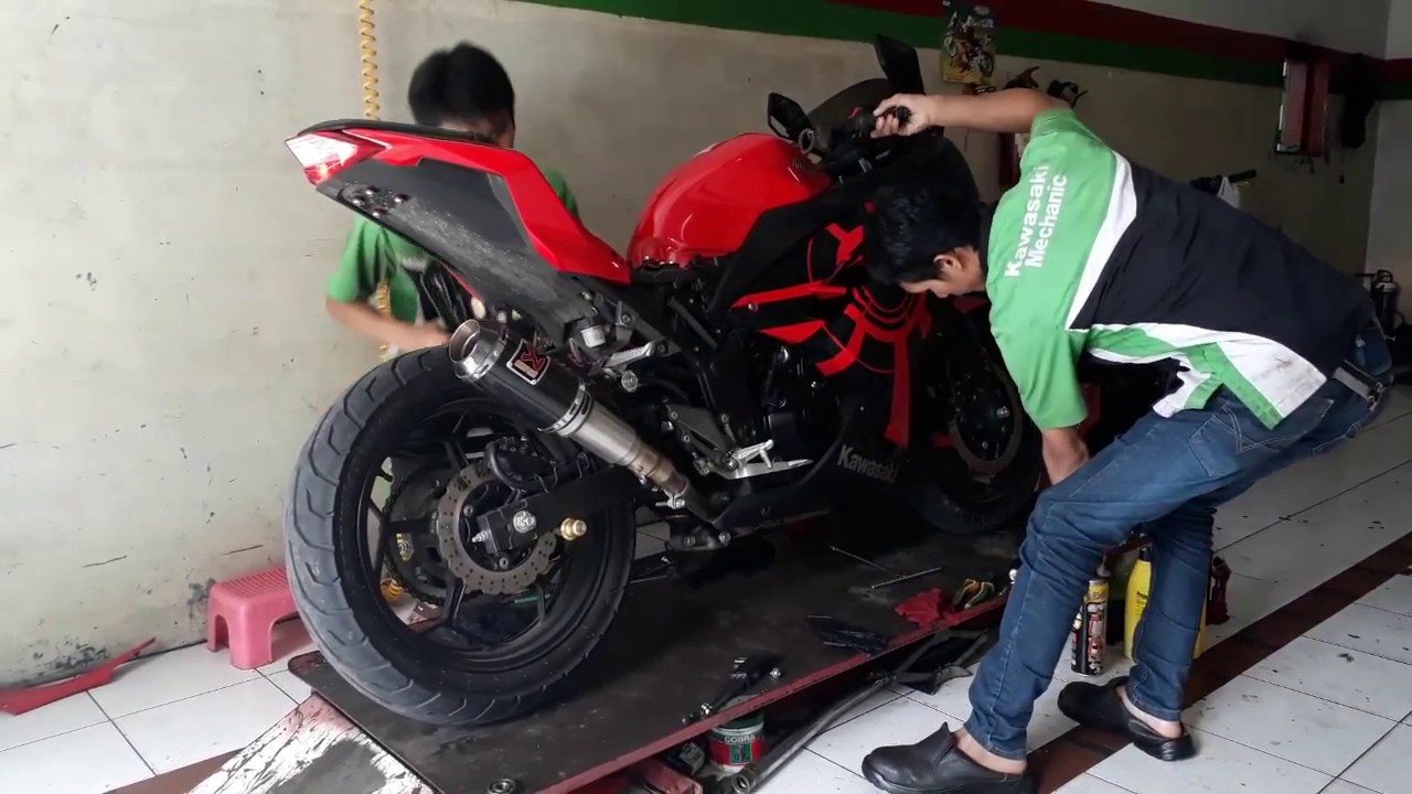 service ninja 250 fi - YouTube