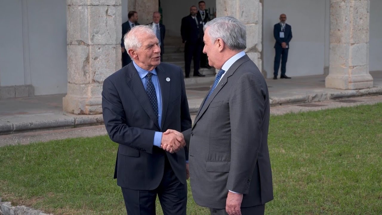 G7 foreign ministers arrive for meeting at Capri, Italy - YouTube