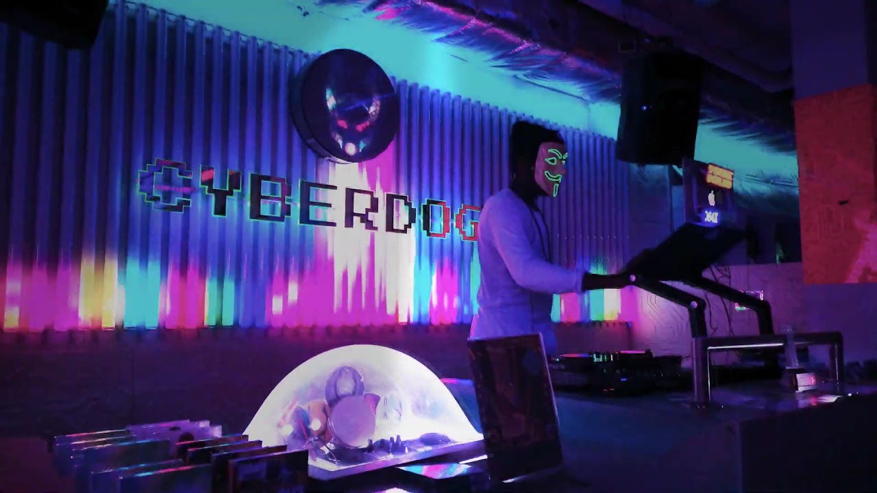 Cyberdog Camden Game of Thrones DJ - YouTube