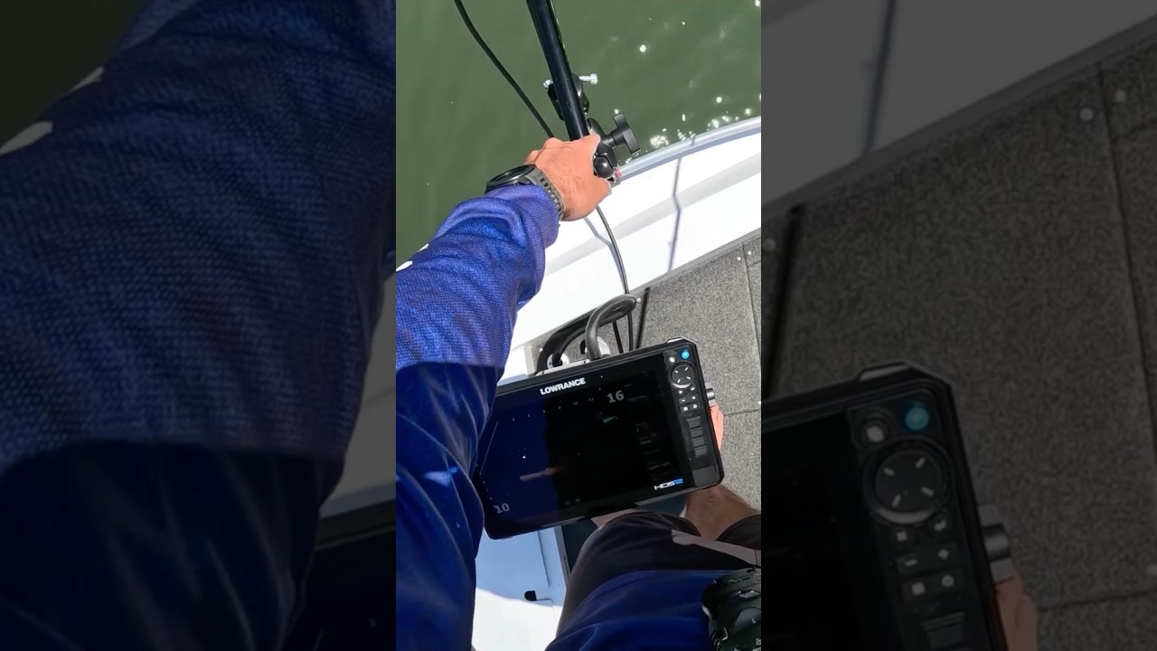 Lowrance Active Target - Forward View - 106cm Barra Hook Up! WATCH FULL ...