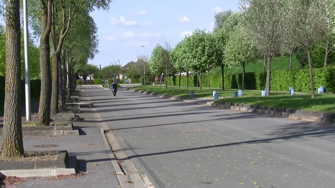 GSX-R 750 K7 wheelie - YouTube