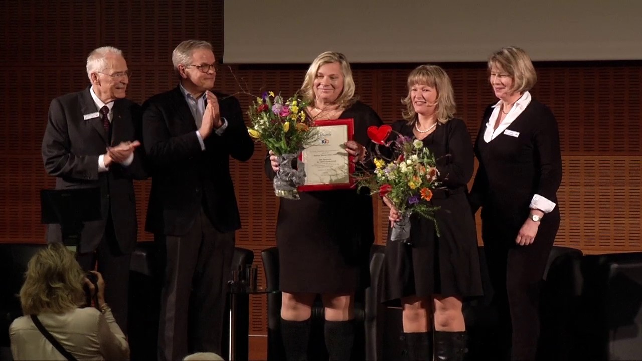 Helmut-Werner-Preis für MHH-Spieloase - YouTube