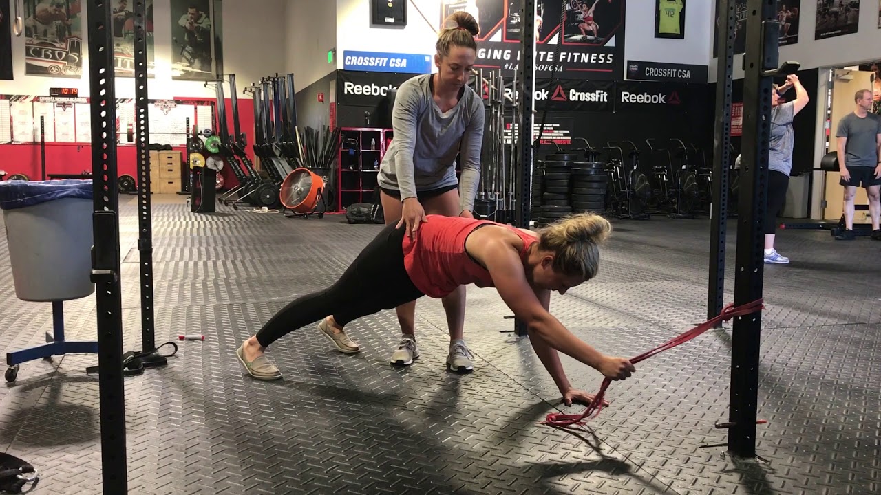 The Skill WOD - Single arm plank pulls - YouTube