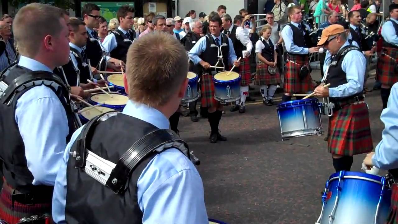 Simon Fraser University Pipe Band - World Championships 2010 - YouTube