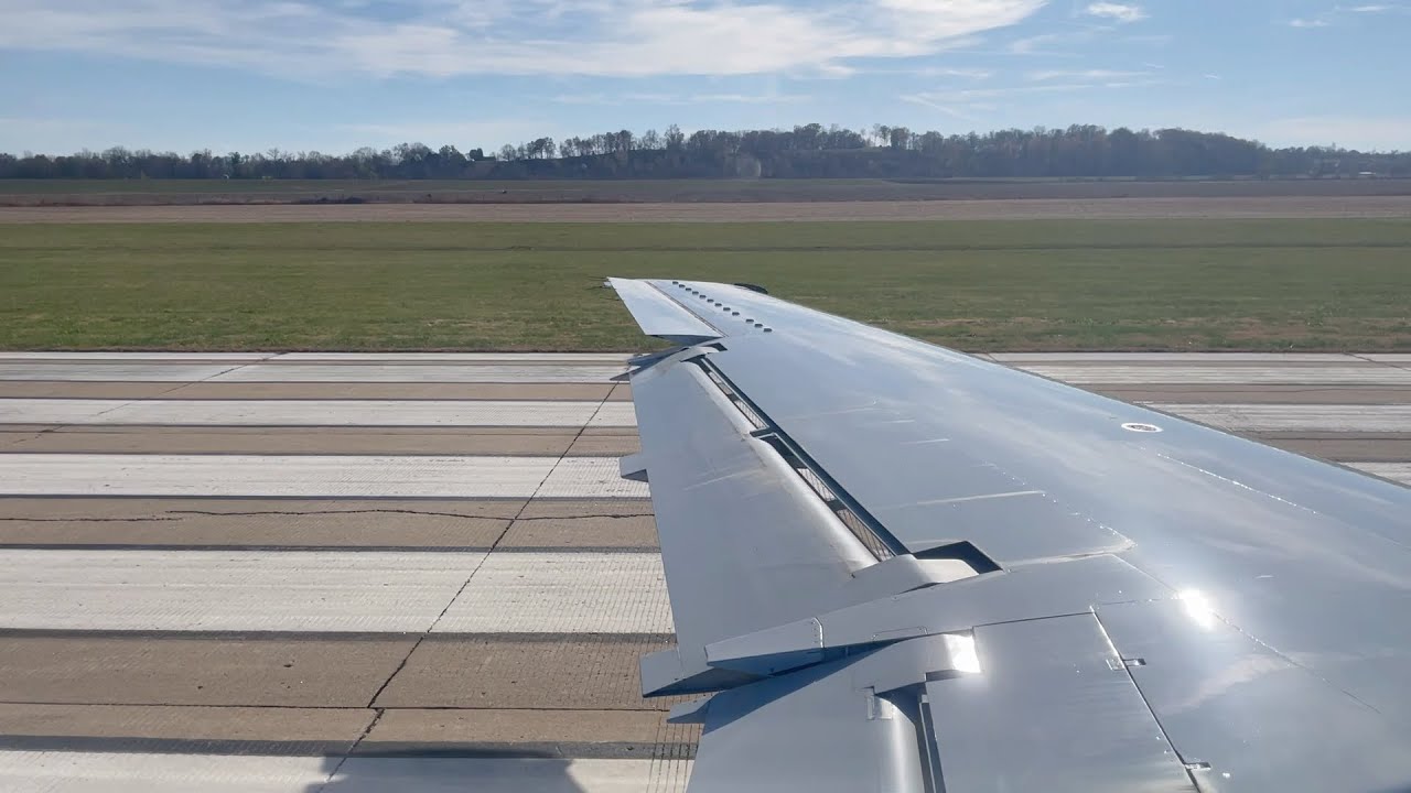 Contour Airlines ERJ-145 takeoff Cape Girardeau, MO RWY 28 - YouTube