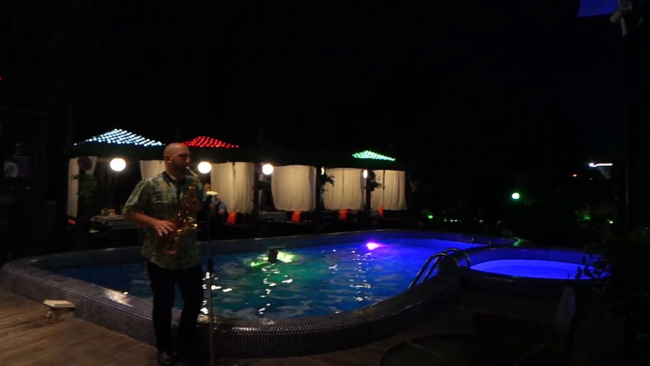 Pool Sax (Саксофон у бассейна) - YouTube