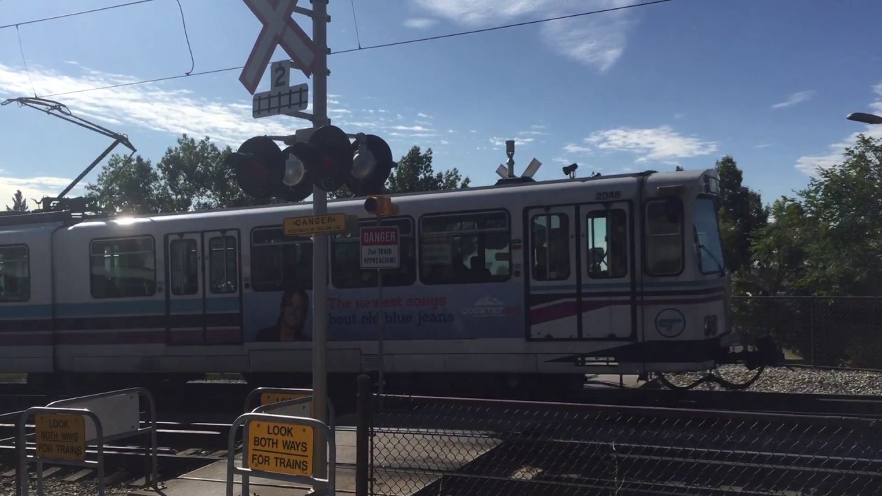 Double C-Trains Close to Sunnyside Station! Calgary Transit - YouTube