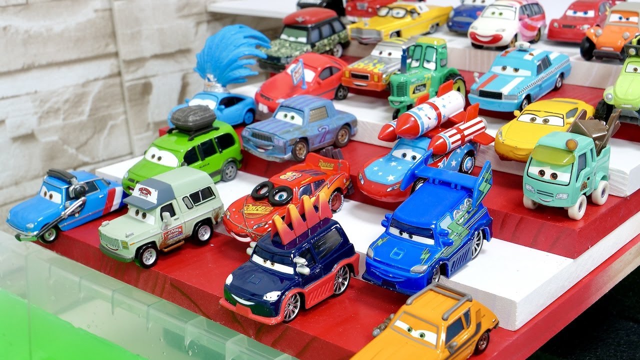 Disney Pixar Cars ☆ Various Cars miniature cars roll down a colorful ...