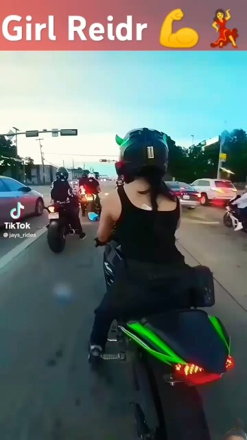 Zx10 Girl cute Bike💃 #helmet girl #biker#Youtube Shorts#Viral shorts# ...