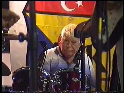 HALKALAR--BİR SEVMEK BİN DEFA ÖLMEK