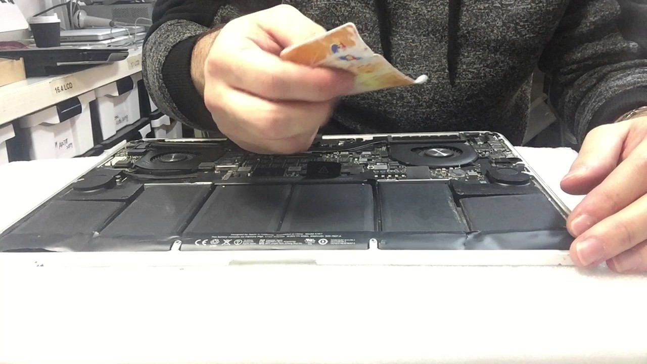 How To Remove Battery On Macbook Pro 15 A1398 2013 2015 Models YouTube how-to-remove-battery-on-macbook-pro-15-a1398-2013-2015-models-youtube