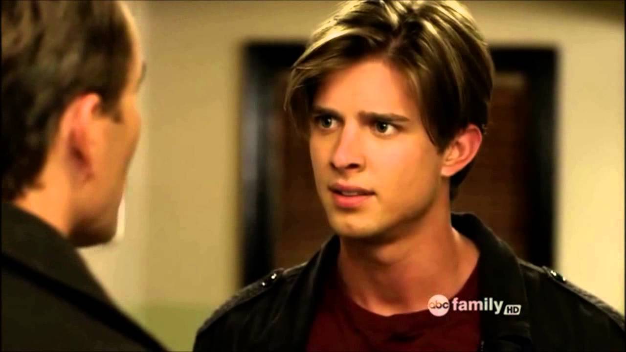 Pretty Little Liars - Jason 2x12 - YouTube