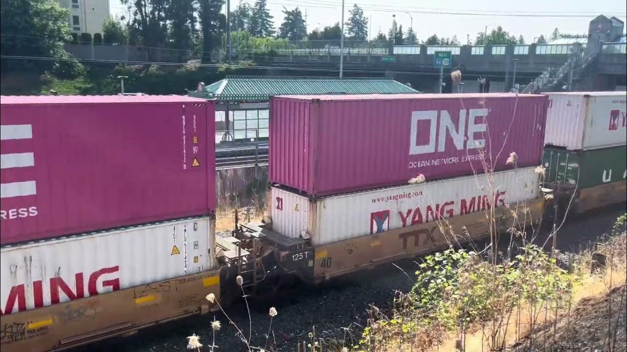 UP 8368 East: near NE 82nd Ave Overpass, Portland, OR - YouTube