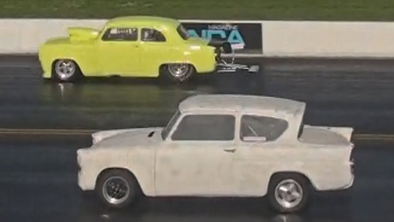 Cosworth Turbo Anglia 105e vs Ford 100e V8 - YouTube