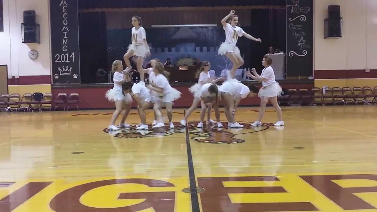 Neelyville Cheerleaders Homecoming2014 - YouTube