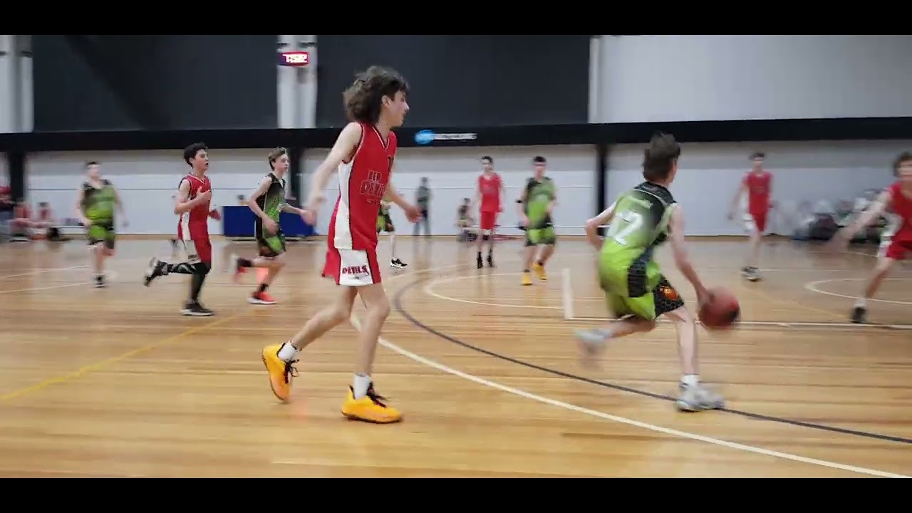 Belgrave South Red Devils vs Emerald Lakers - YouTube