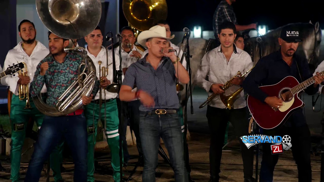 Edwin Sandoval - Hoy Es Diferente (En Vivo 2019) - YouTube