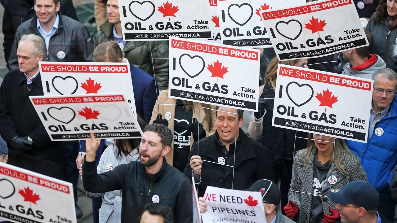 Pro-Pipeline rally greets Finance Minister Bill Moreau - YouTube