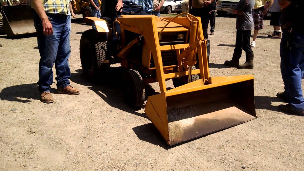 Case small front loader tractor auction sold $475 - YouTube