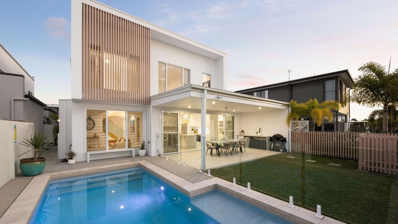 10 Riviera Place, Mountain Creek by TOWN - YouTube