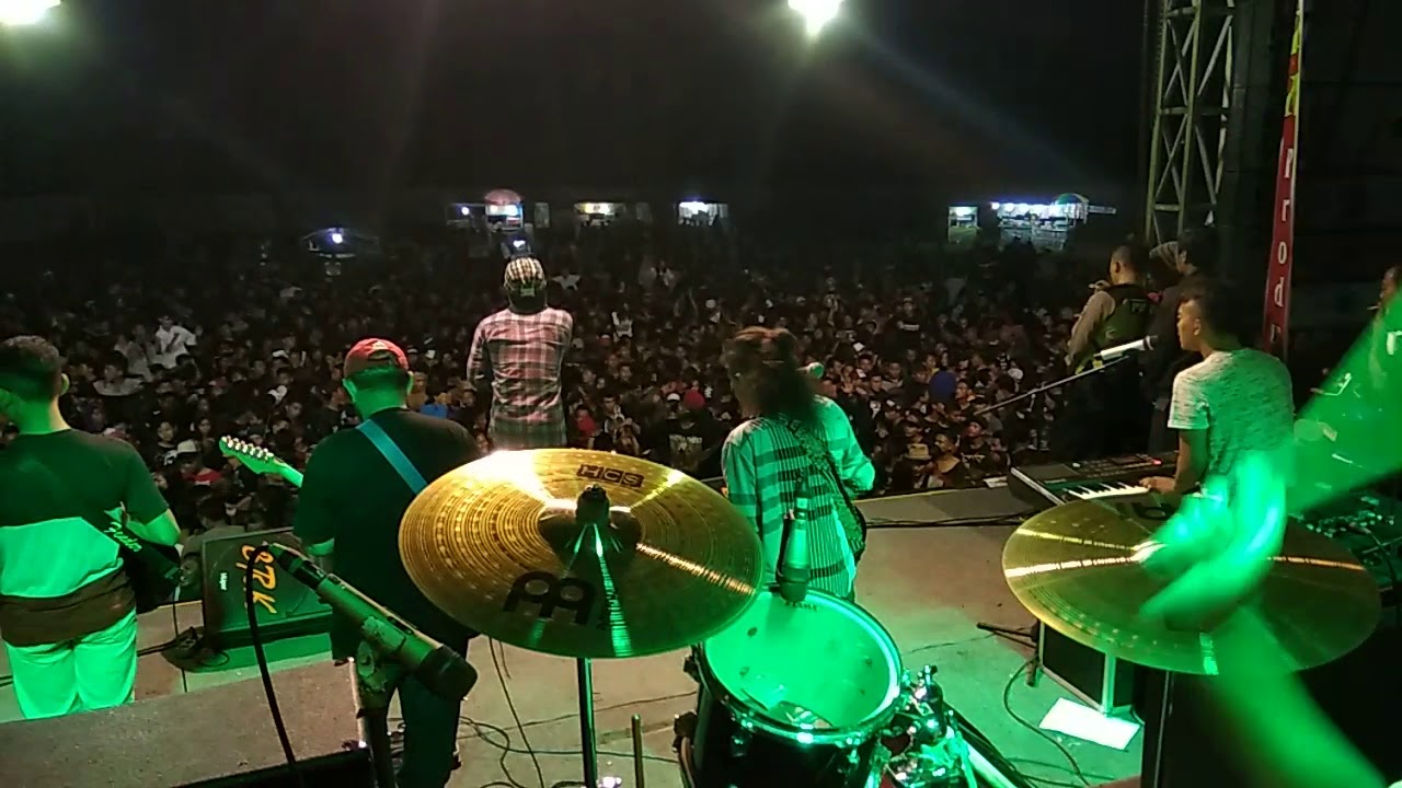 BULJAMMS Reggae cover jaran goyang.. #Konserr Maha Reggae 2018 at lap.Dinoyo Jatirejo - YouTube