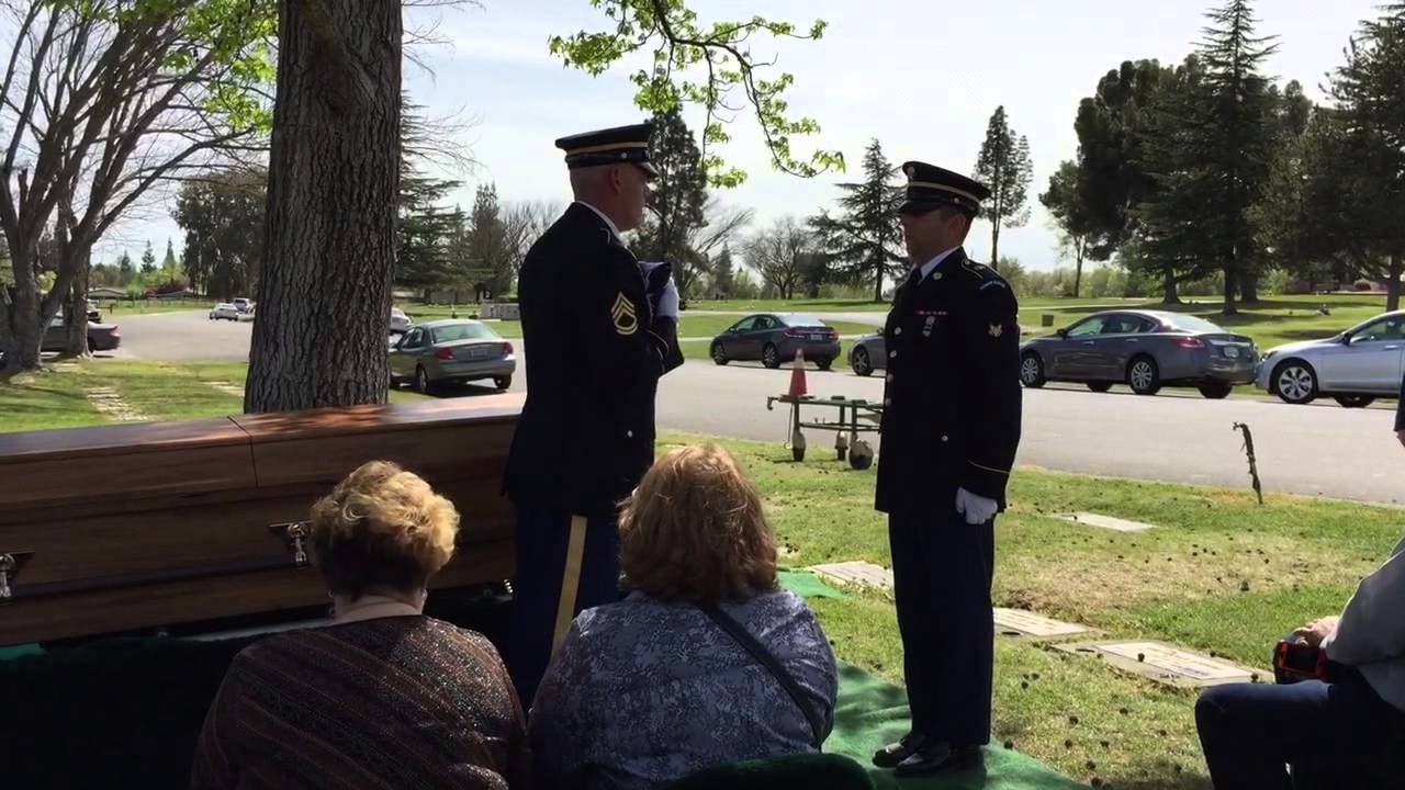 Army Honor Guard Flag Folding Ceremony - YouTube