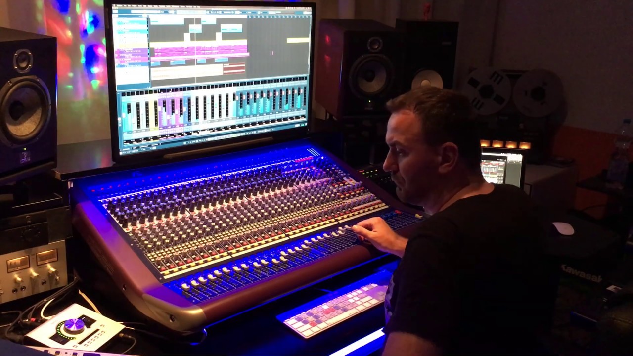 Midas Venice f32 Mixing - Jean Michel Jarre - Oxygen IV - YouTube