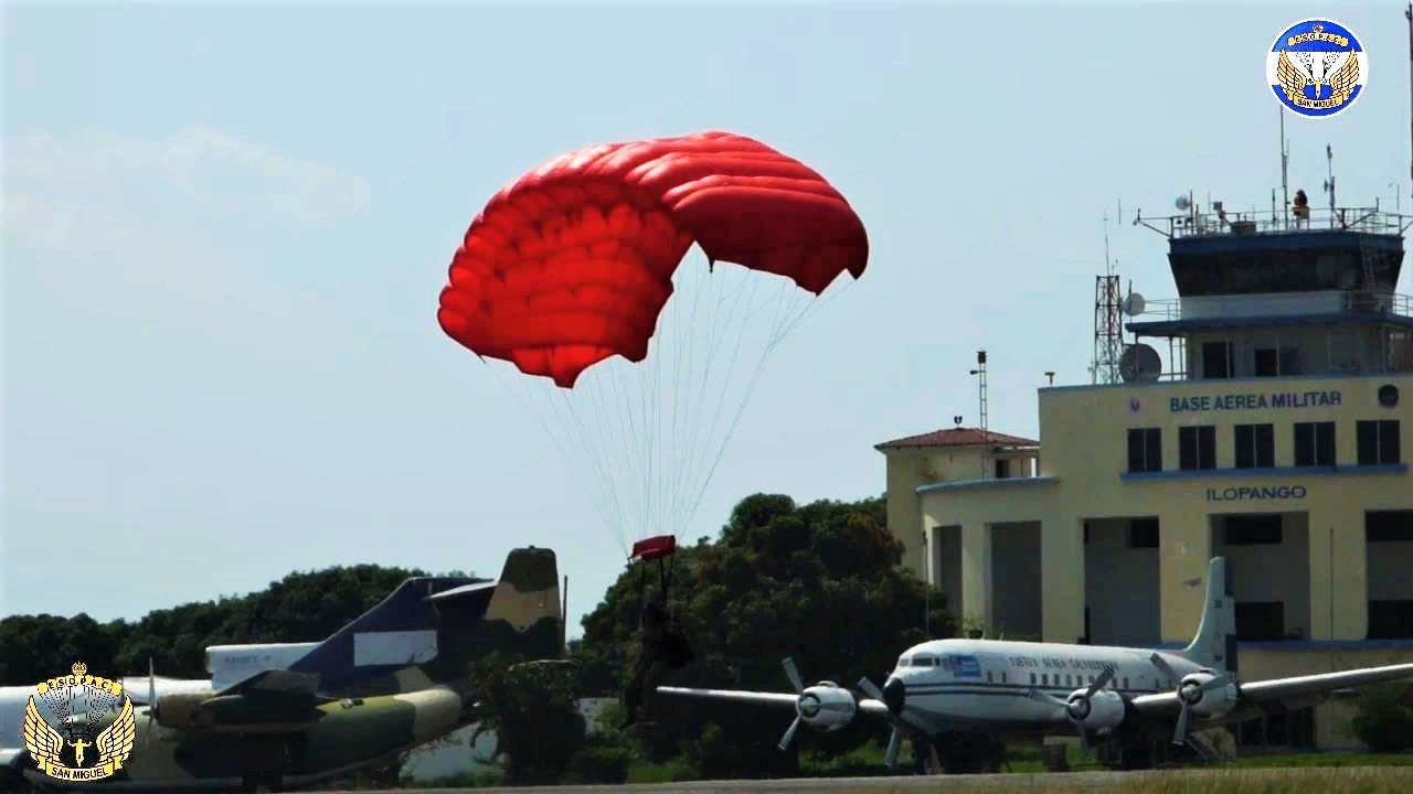 Infraction - Almost Evil (Aterrajes del 4to. Vuelo. del Sábado 29 de ...