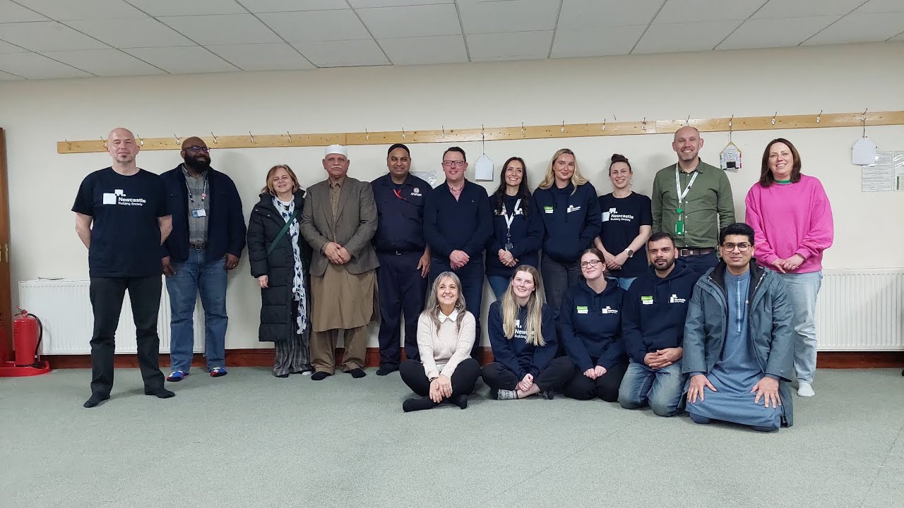 Iftar at Heaton Mosque 🕌 ️ 💖 🇬🇧 🇬🇧 - YouTube